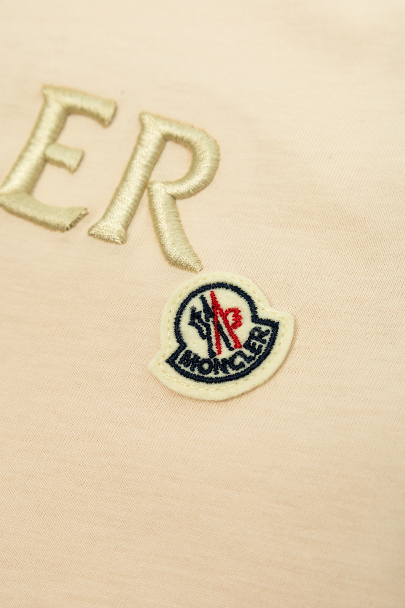 Moncler emblem store